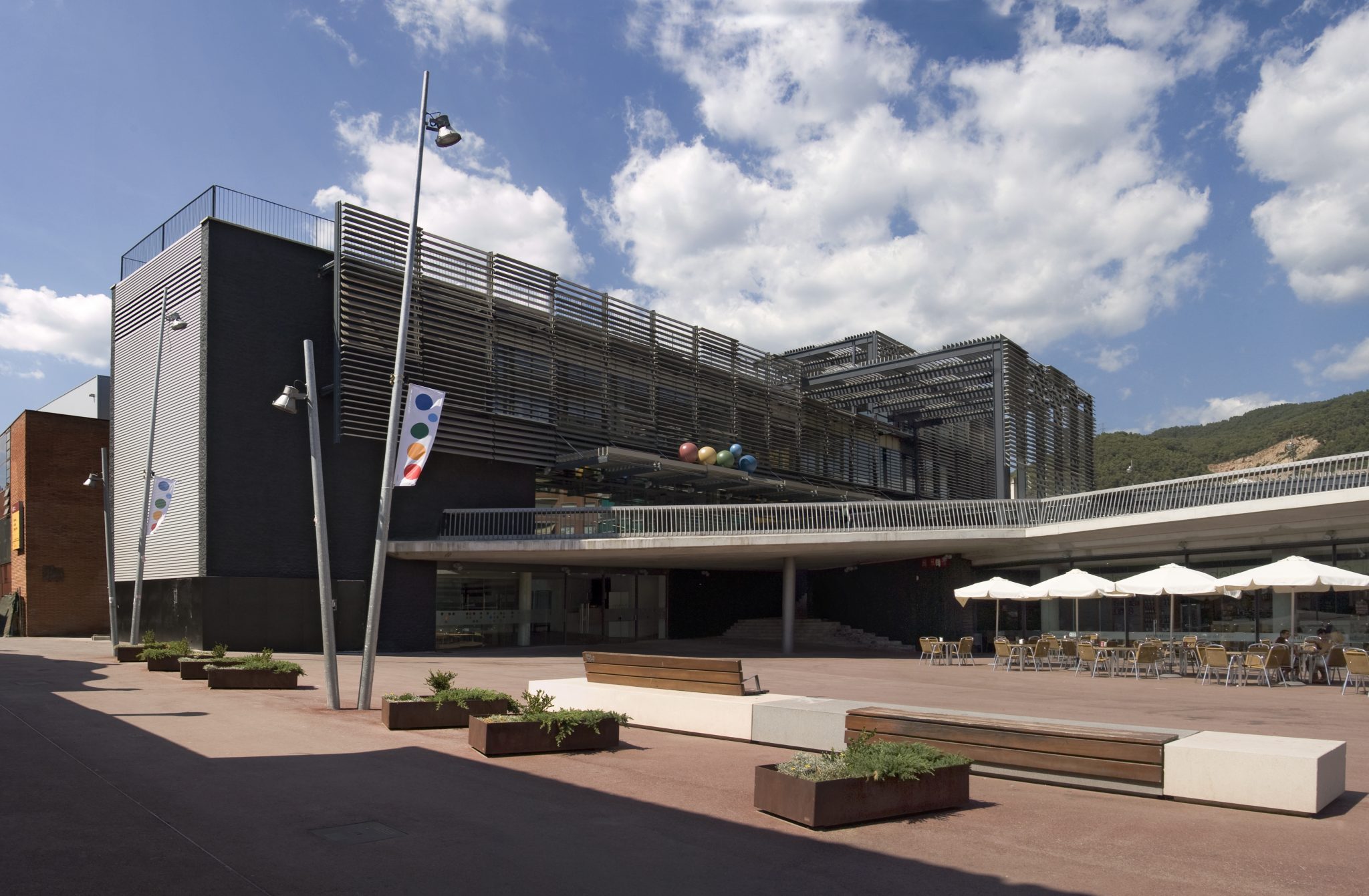 Mercado y aparcamiento público en Castellar del Vallès - Ruisánchez ...